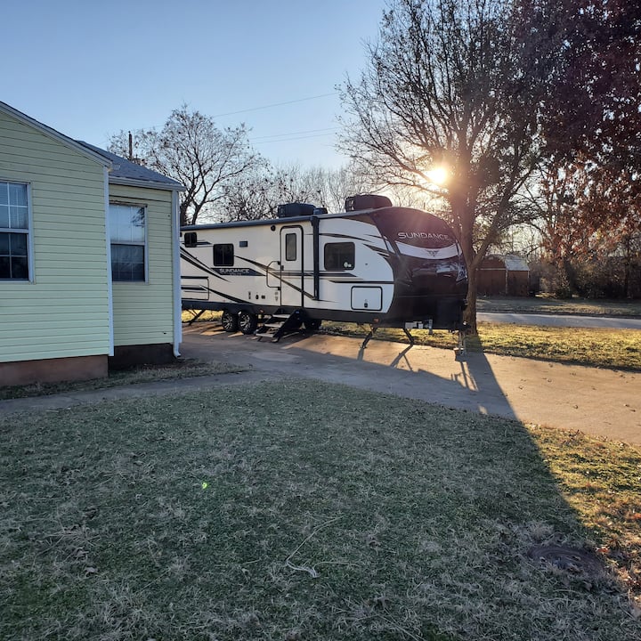 Mamacita Is A Nice Rv W/ 1 Bedroom And Bunk Beds. - Wichita Falls, TX