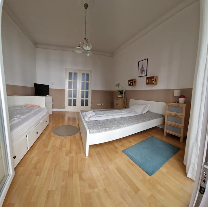 Heart Of City With Small Balcony,best Location ! - Budapest