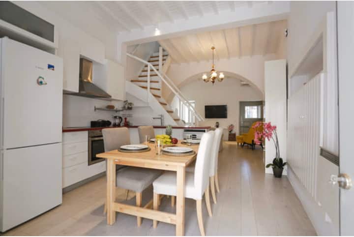 Christy’s Three Level Luxury Villa In Mykonos Town - Miconos
