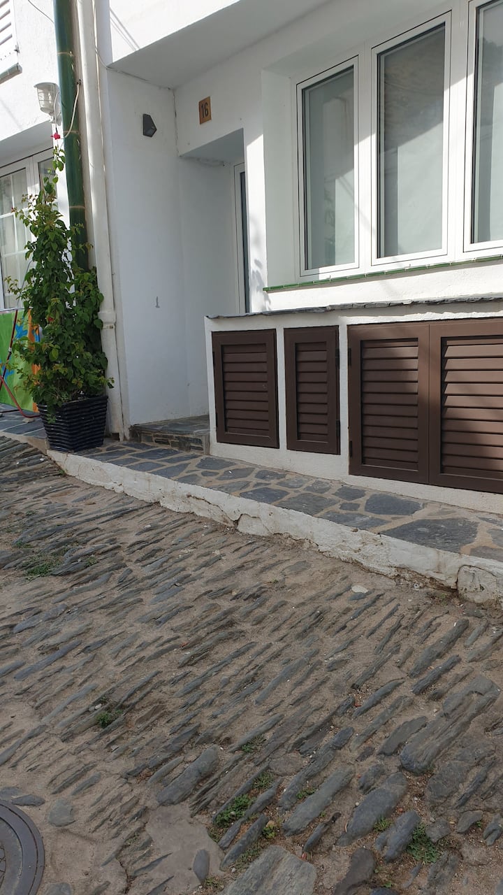 Apartamento Boutique Sota El Campanar En Cadaqués - Cadaqués