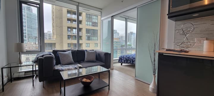 Modern Luxury 1 Bedrom + Den Condo In Yaletown - Vancouver