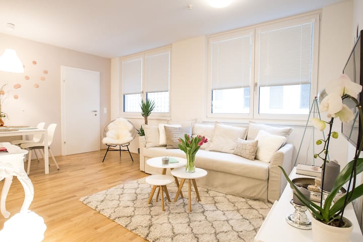 Splendid Planet Apartment - Central & Chic! - Wien