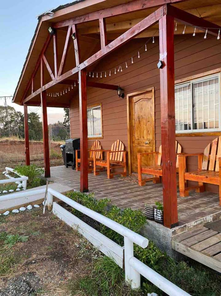 Agradable Cabaña Con Piscina Y Tinaja. - Quillón