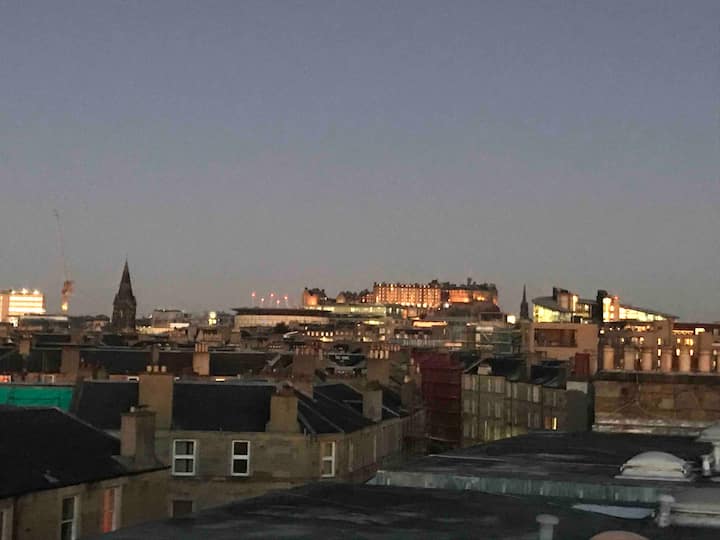 Bright Apartment With Rooftop Views And Pool - Edimburgo