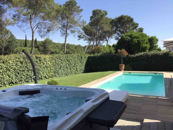 Villa Moderne Avec Piscine/spa En Pleine Garrigue. - Nîmes