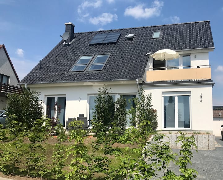 Haus Tulle - Neubau In Ruhiger, Zentraler Lage - Lübeck