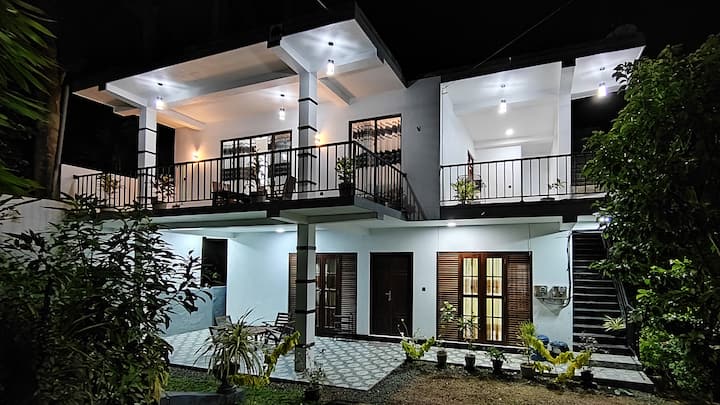 "Villa 51 First Floor - Cozy Sunrise Bliss 2b/b" - Hikkaduwa