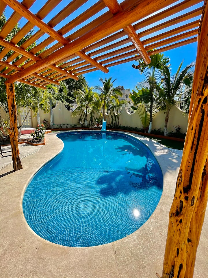 Casa Amplia Y Bonita Zona Céntrica
Alberca Privada - Acapulco