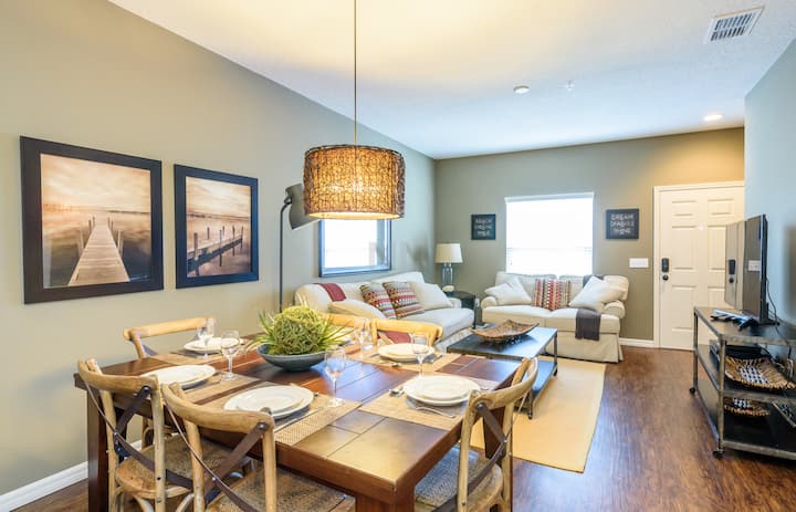 Top Pick! Beautiful & Cozy 3bd Home, Gated Community, 10 Minutes From Disney - Florida