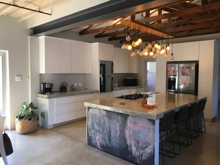 Umhlanga Family Home With Pool - Umhlanga
