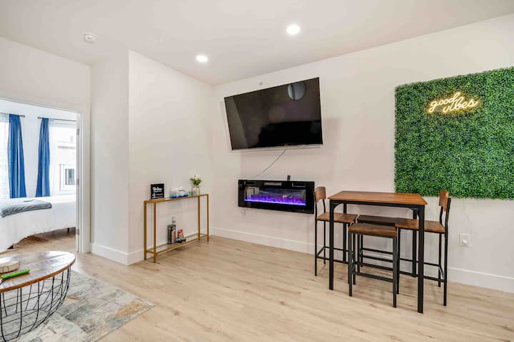 *It's Rooftop Season! Brand New Elegant 2br 2ba* - Philadelphia