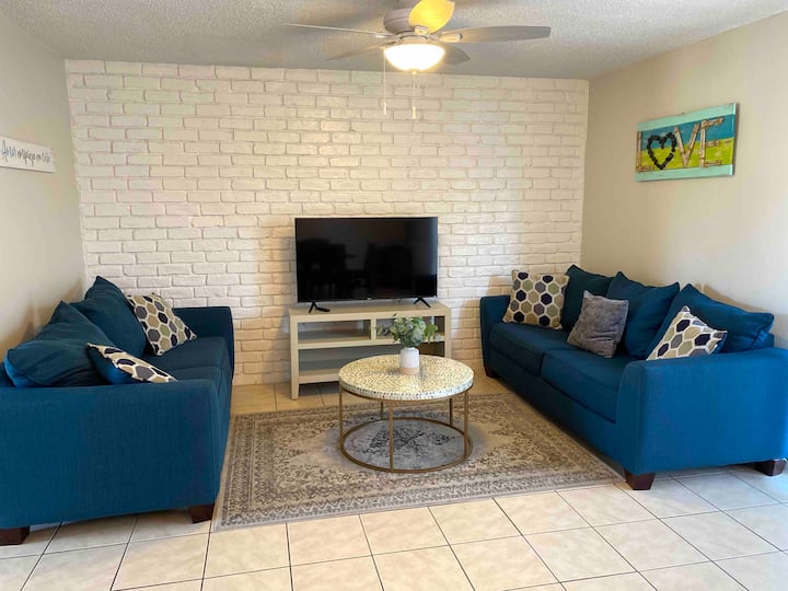 White Brick Townhouse - A Home Away From Home - Brownsville, TX