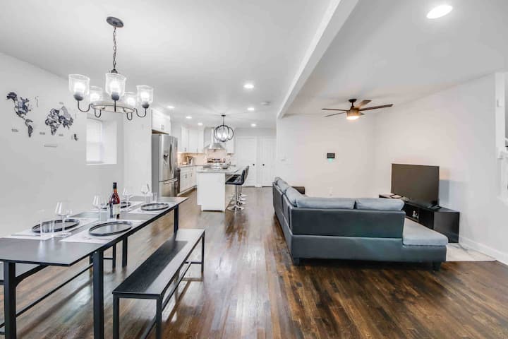 Central Atl Home/ Sleeps 12/ Private Parking - Atlanta, GA