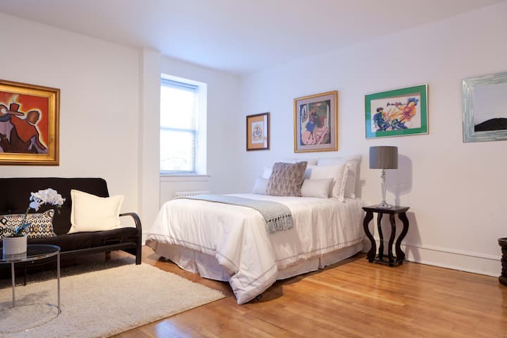 Historic Striver's Row Apartment - New York