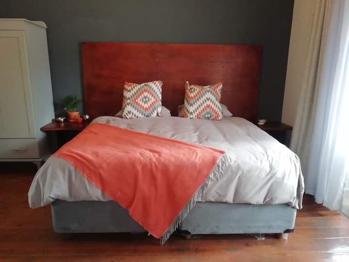 New! 7th Avenue Modern Stay. No 5. - Johannesburg