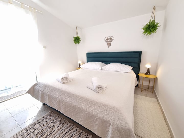 Lovely 1-bedroom Apartment / 3 Minutes From Sea - Zadar