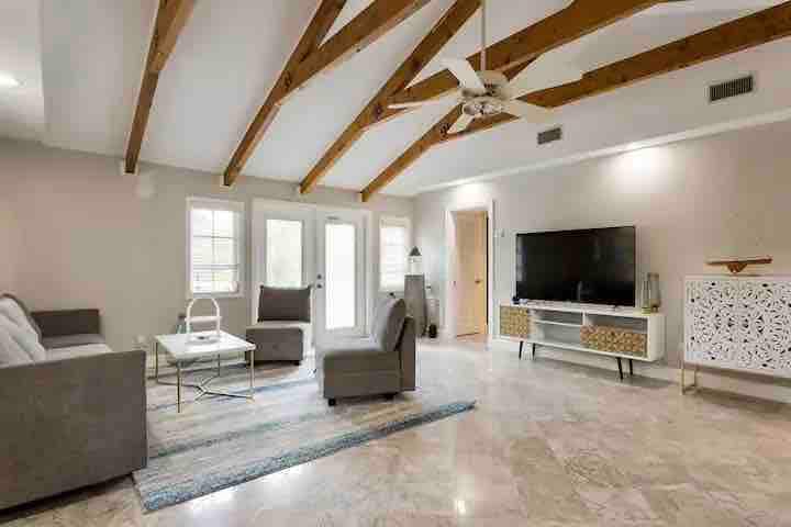 Red🧧door Villa 1 Mile From Delray Beach - Delray Beach, FL