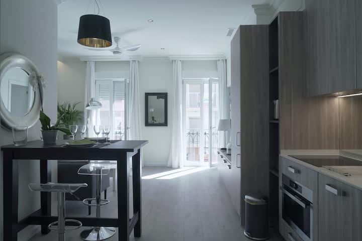 New Piso1 Avec Petits Balcons 5m à Pied De Russafa - Valencia