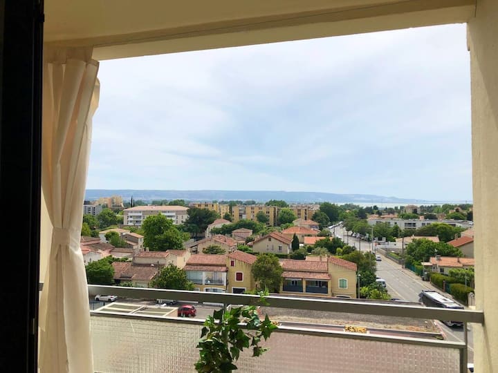 Appartement Au Centre De La Ville De Marignane. - Vitrolles