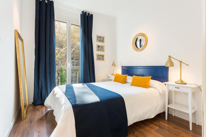Cozy Apartment In Eixample Next To Sagrada Familia - Barcellona