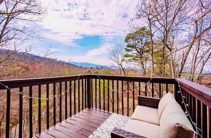 Cozy And Cute Remodeled Cabin With Hot Tub&views! - Gatlinburg, TN