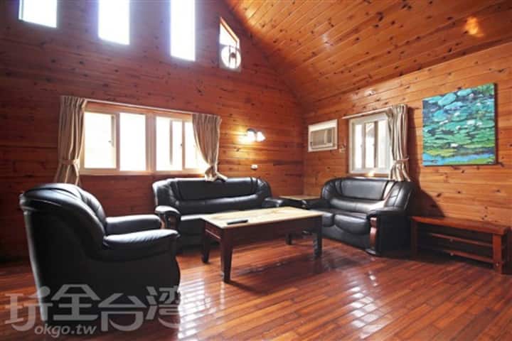 南投竹山 雙湖渡假山莊  雙人房3間 6人包棟木屋 - 竹山鎮