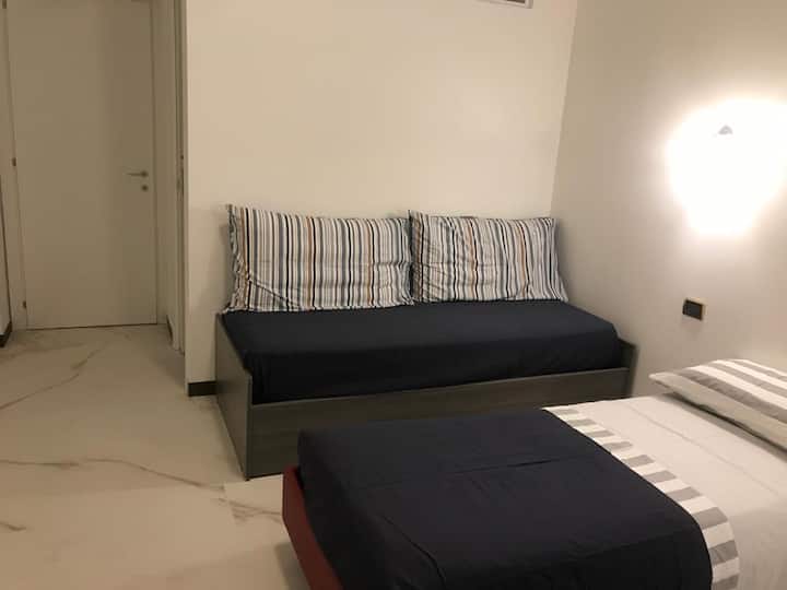 Two-room Apartment On Via Sammartin23 (2 Bathrooms - 밀라노