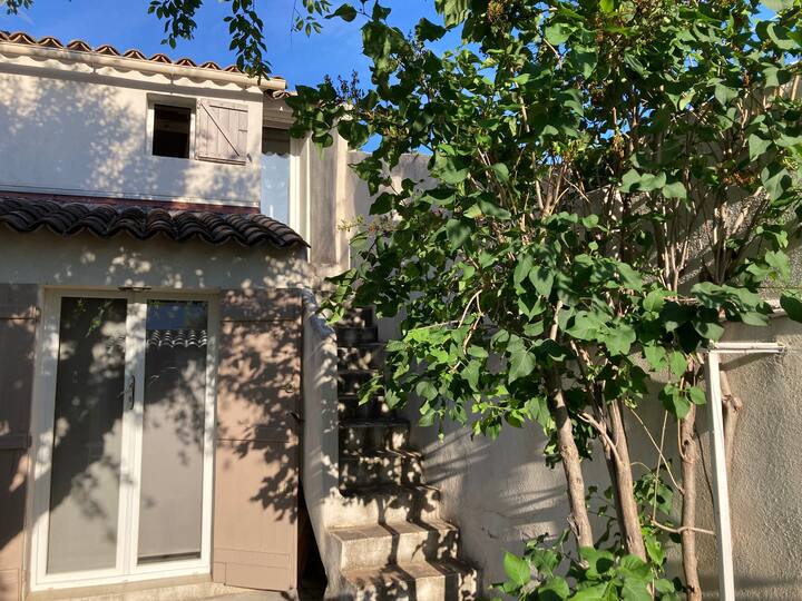 Loue Studio Dans Villa Très Calme - Marseille