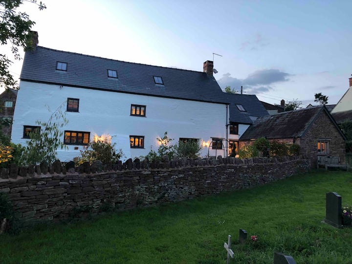 2 Night Bookings Only- Michelin * Lunch Included! - Herefordshire