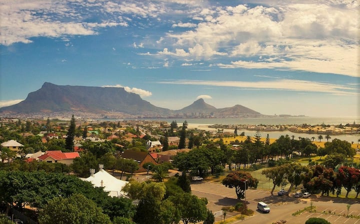 (404) - Beautiful Views Across Table Bay - Ciudad del Cabo