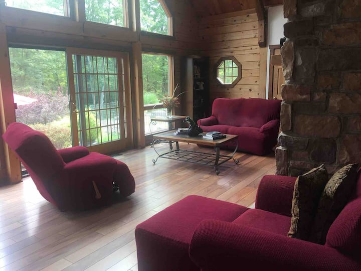 2 Bedrooms + 1 Bathroom @ Picturesque Retreat - Doylestown, PA
