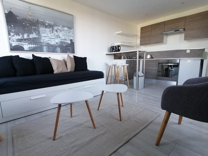 Jolie Studio Plein Sud !
(1102) - Saint-Lunaire