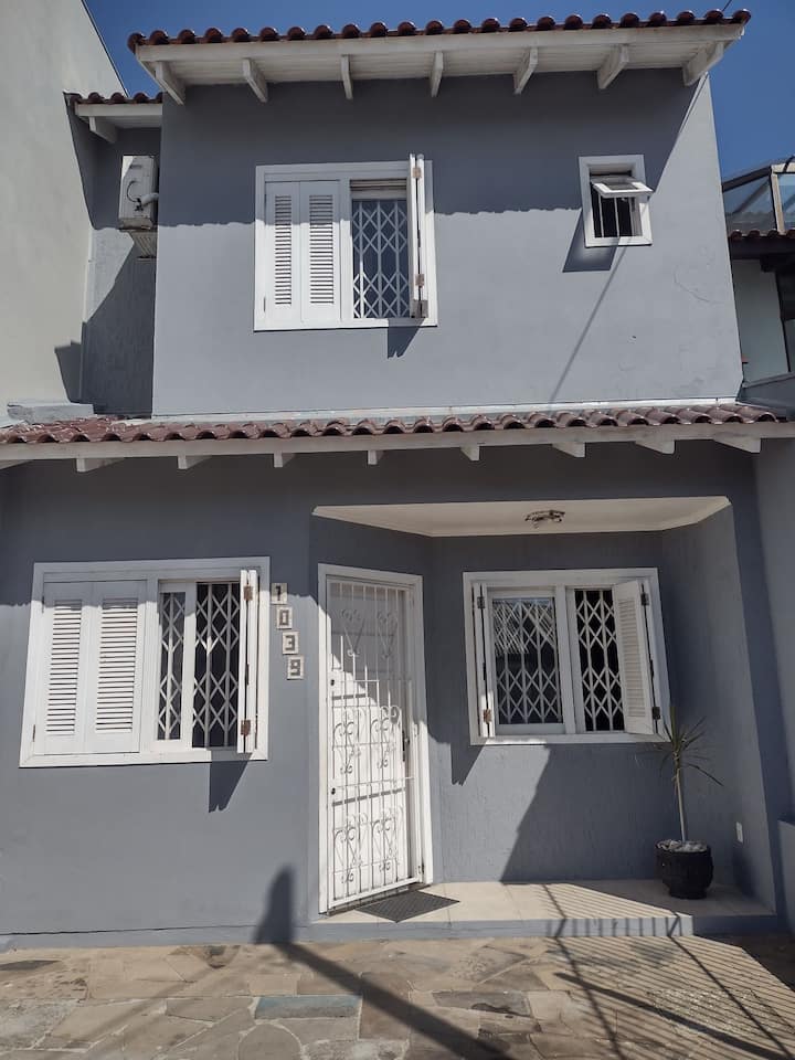 Aconchegante, Seguro, Completo. Ar Nos 2 Quartos - Porto Alegre