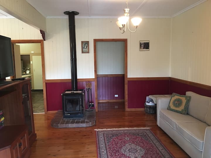 Centrally Located Comfy Room For One, 3-30nt Stay - Toowoomba