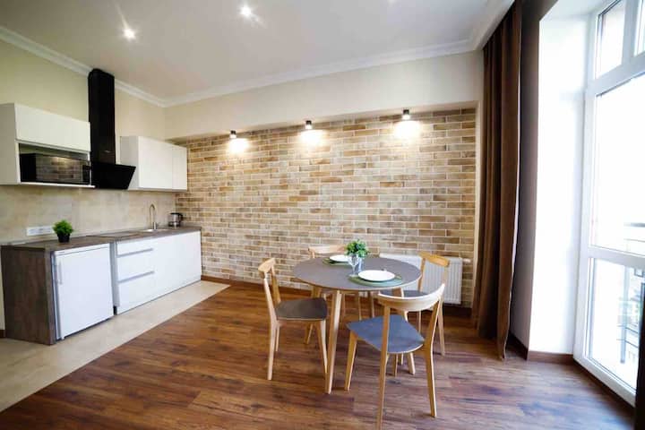 10/2 Luxury Studio Apartment In The Center Of Lviv - Lviv