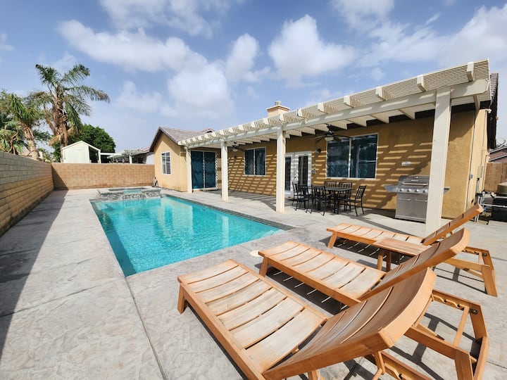 Oceana House Pool 2300sf 5b3b Close To Everything - La Quinta, CA