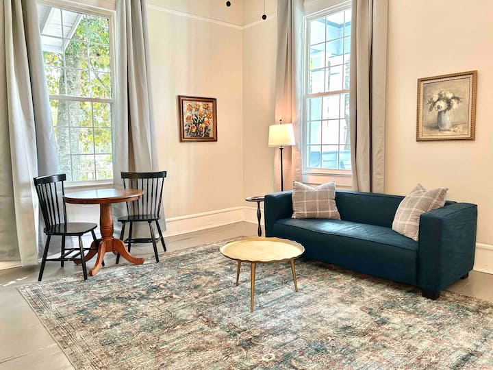 Downtown Railroad House Apartment - Pensacola, FL