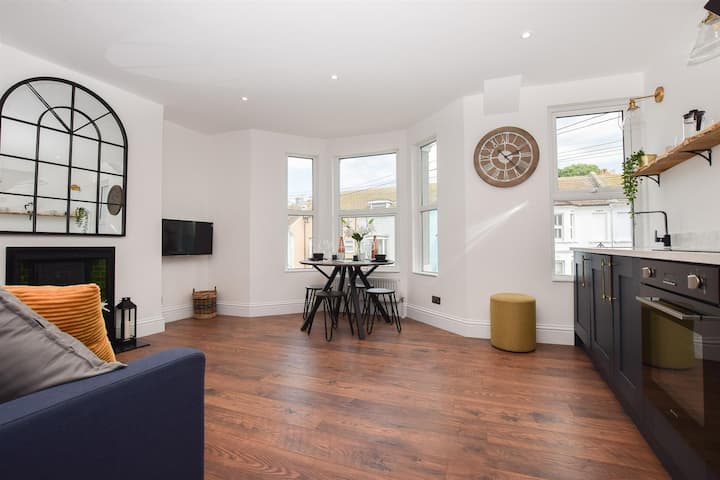 Modern Stylish Central Hastings Apartment - Hastings