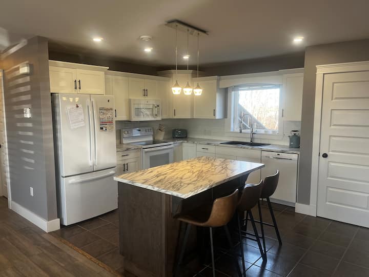 2 Bedroom W/ King Beds All 1 Level In Ch'town - Charlottetown
