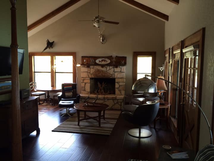 The Point Cabin On Private Lake. - Hunt, TX