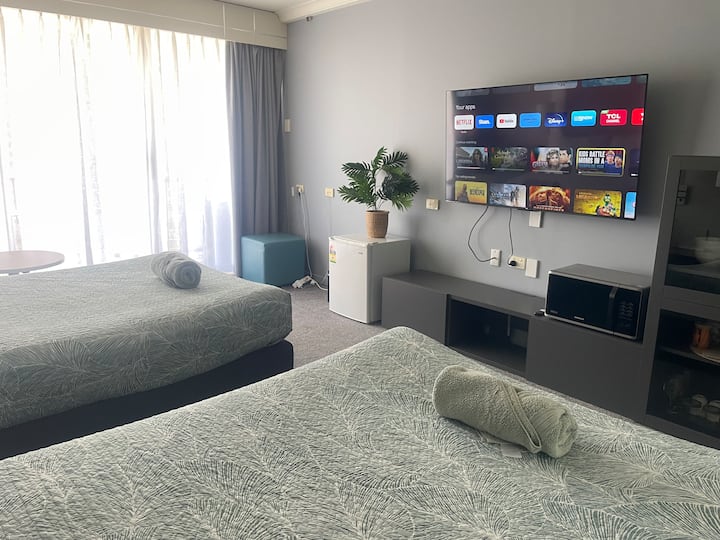 Newly Renovated Spectacular Ocean View Suite - Gold Coast