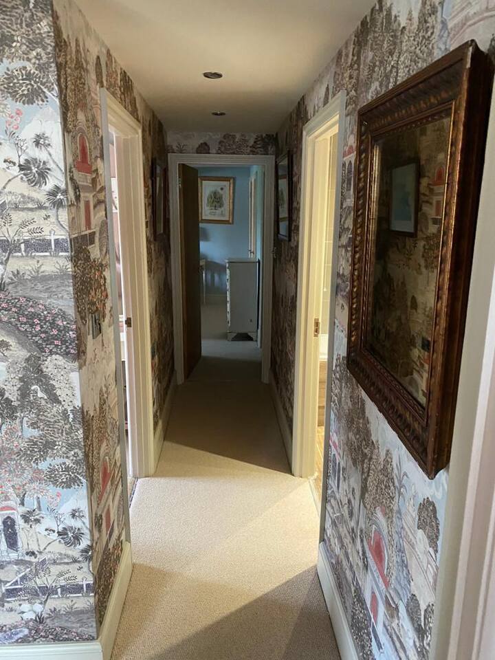 Riverside Luxury Townhouse | Sleeps 6 | Stamford - Stamford
