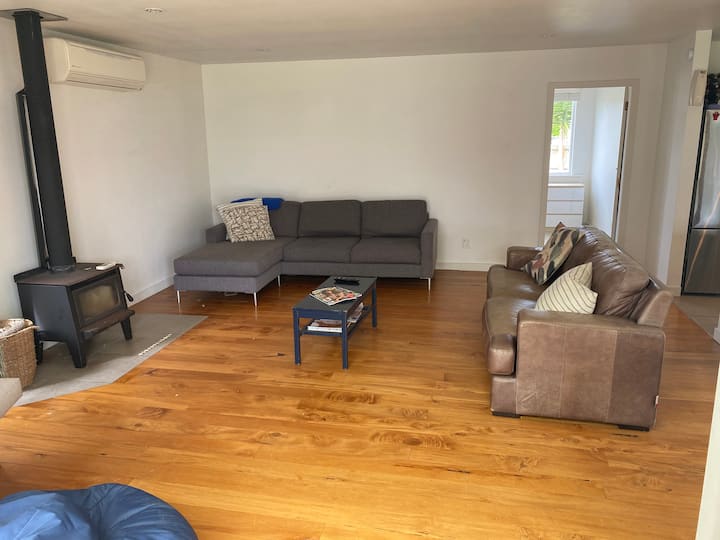 Stunning Bach 300m To The Beach For 10+ People - Waikanae