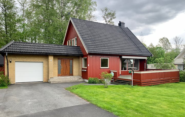 6-bedroom Villa With Garden In Moss - Moss