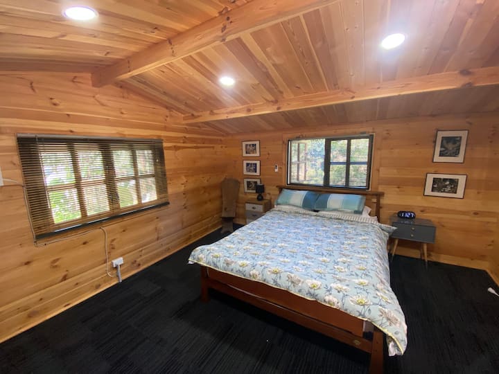 Kookaburra Family Twin-cabins - Springwood