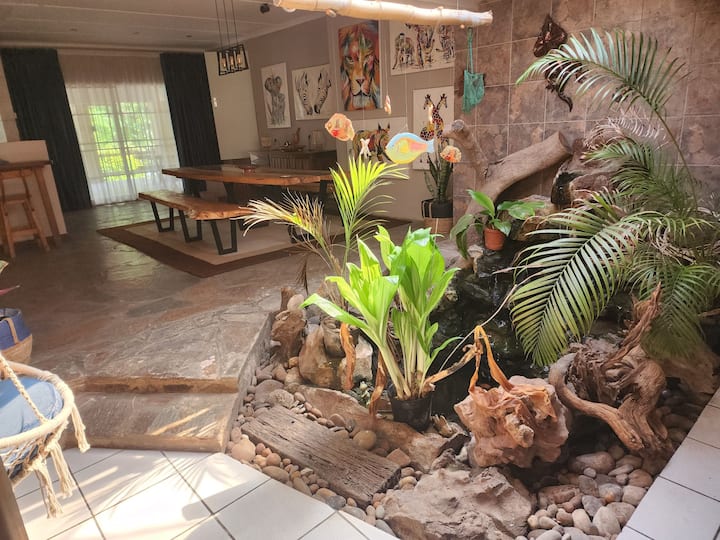 Spacious House With Indoor Water Feature - Nelspruit