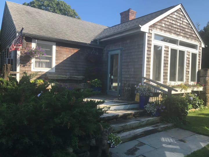 The Tipsy Mermaid Cottage - Montauk, NY