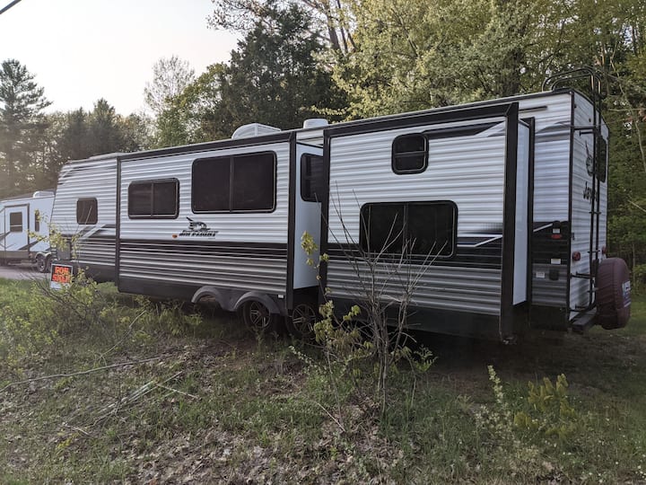 Large New Family Trailer Your Site - Gravenhurst