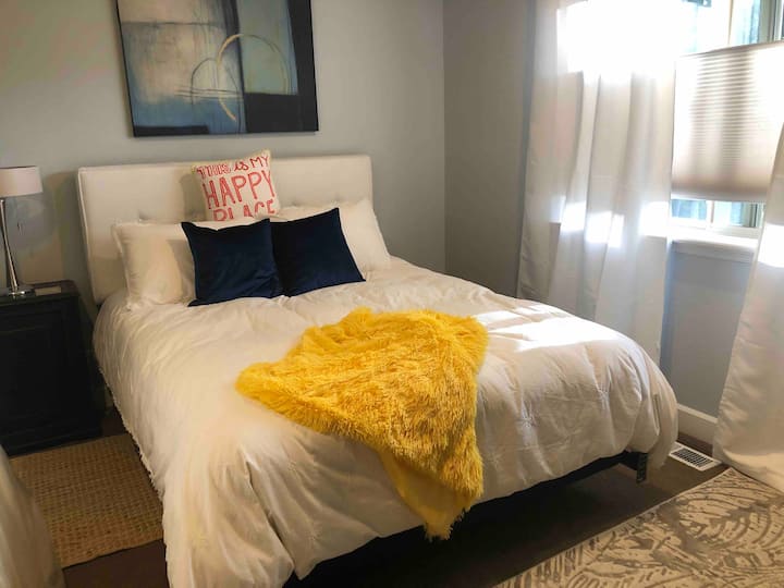 Modern Serenity Forest Getaway Enhanced Cleaning - Eugene, OR