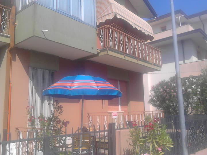 Appartamento A Rivabella(rimini) Vicino Al Mare. - Rímini